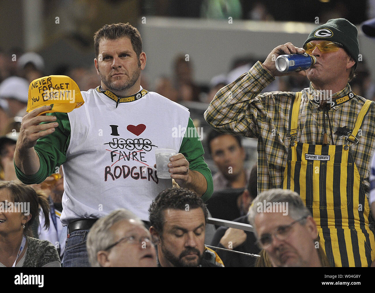 Green bay packers fan during hi-res stock photography and images - Alamy