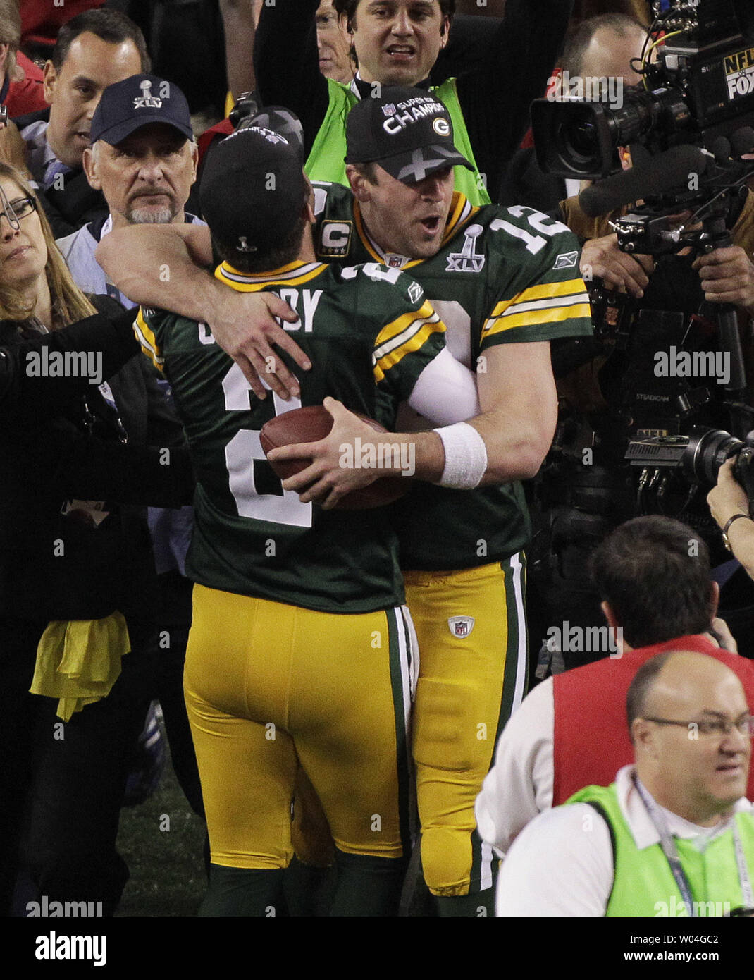 Green Bay Packers quarterback Aaron Rodgers and team mates celebrate ...