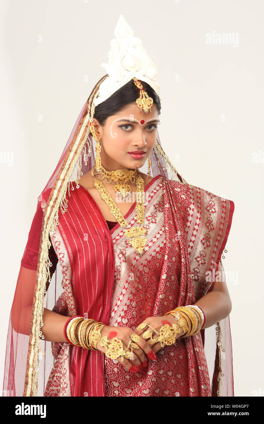 Portrait of an Indian bride Stock Photo - Alamy