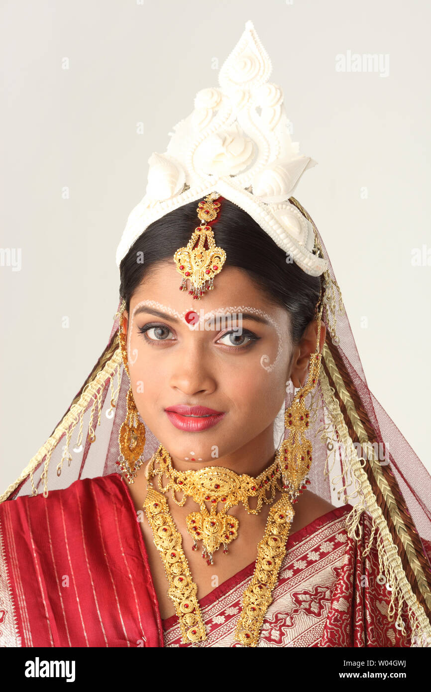 Portrait of an Indian bride Stock Photo - Alamy