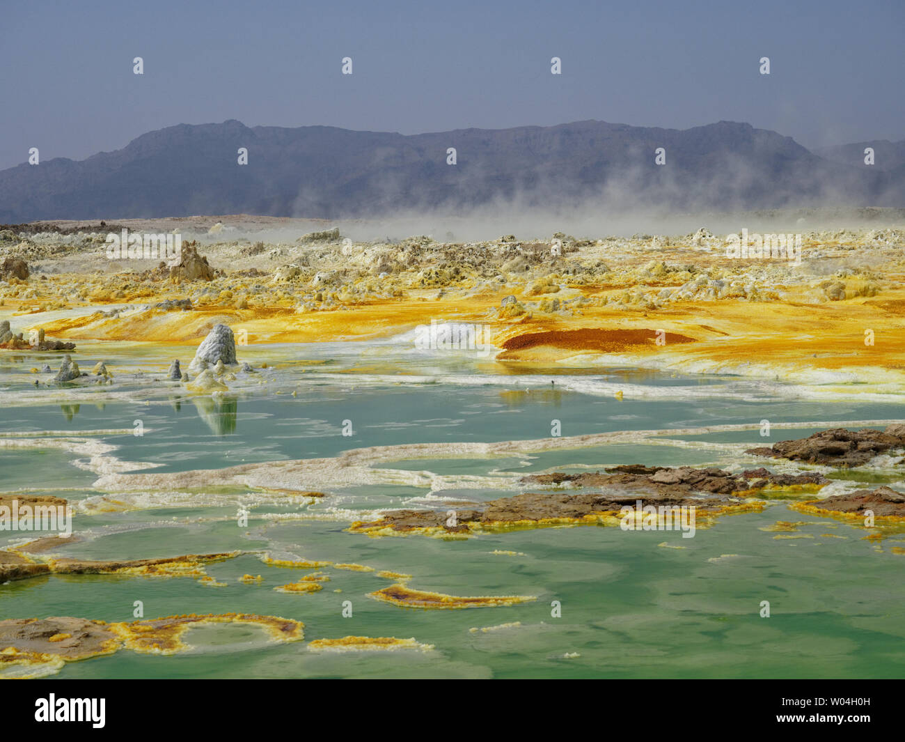 Dallol vulcano sulphur hot springs Stock Photo - Alamy