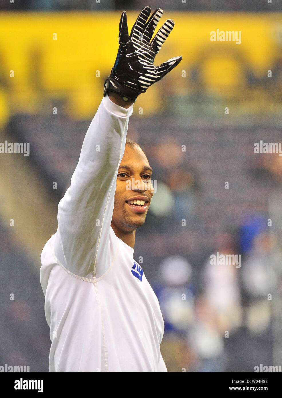 Victor Cruz Gloves