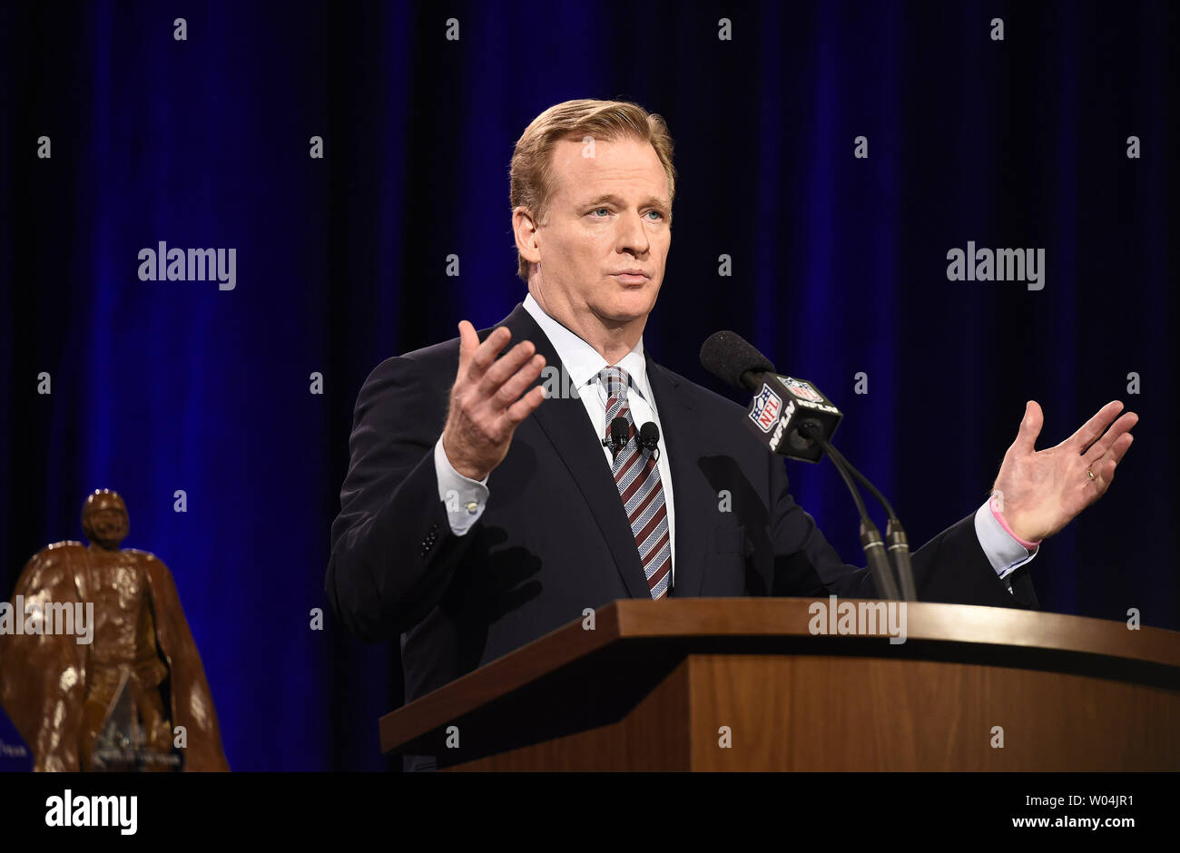 30 year experience hi-res stock photography and images - Alamy