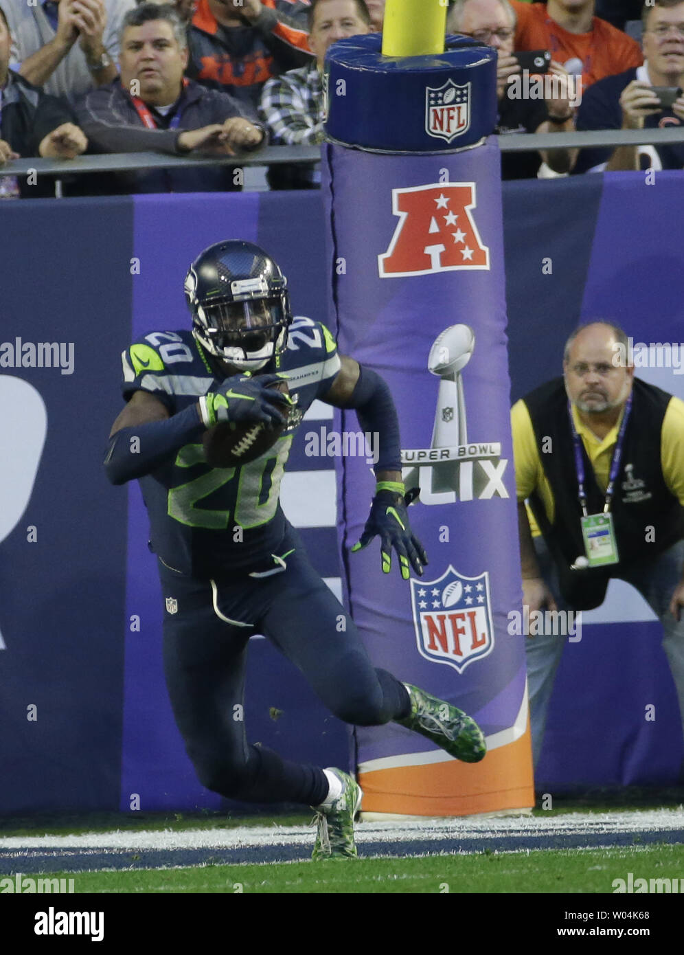 Seattle Seahawks cornerback Jeremy Lane (20) returns an interception of ...