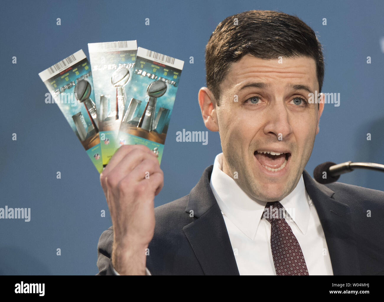 Super bowl 51 security hi-res stock photography and images - Alamy