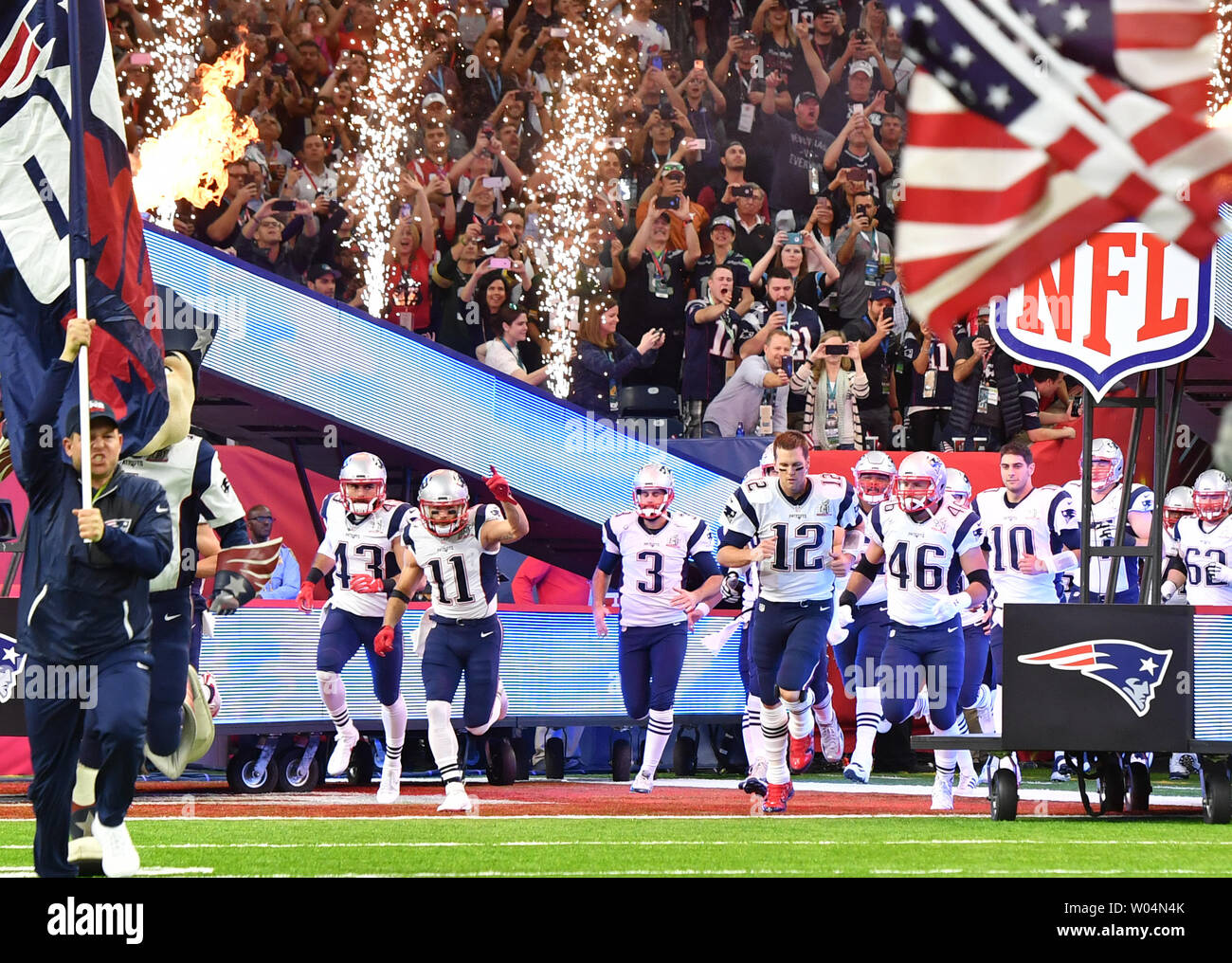 Tom brady february 2017 overtime hi-res stock photography and images ...