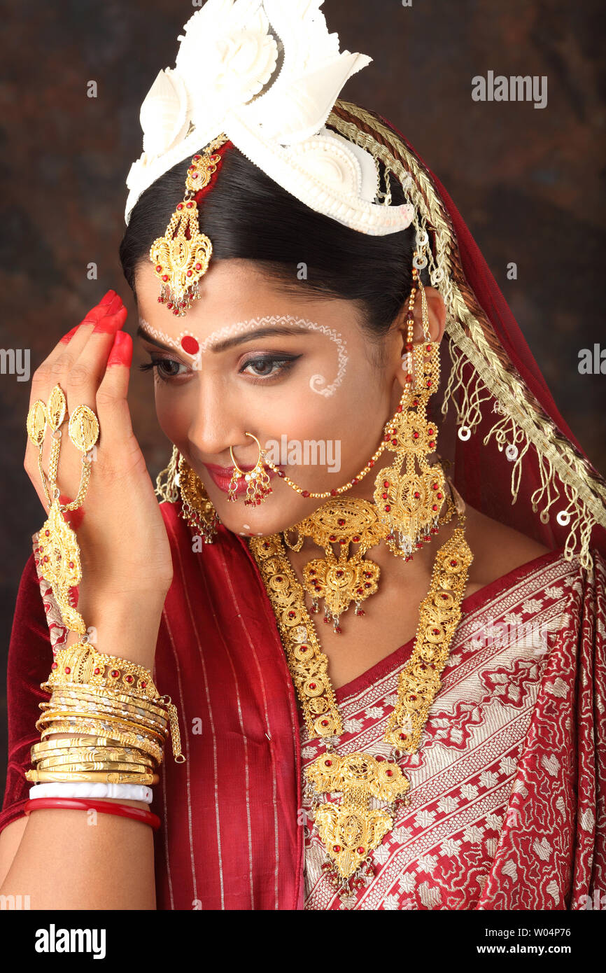 Indian shy bride india hi-res stock photography and images - Alamy