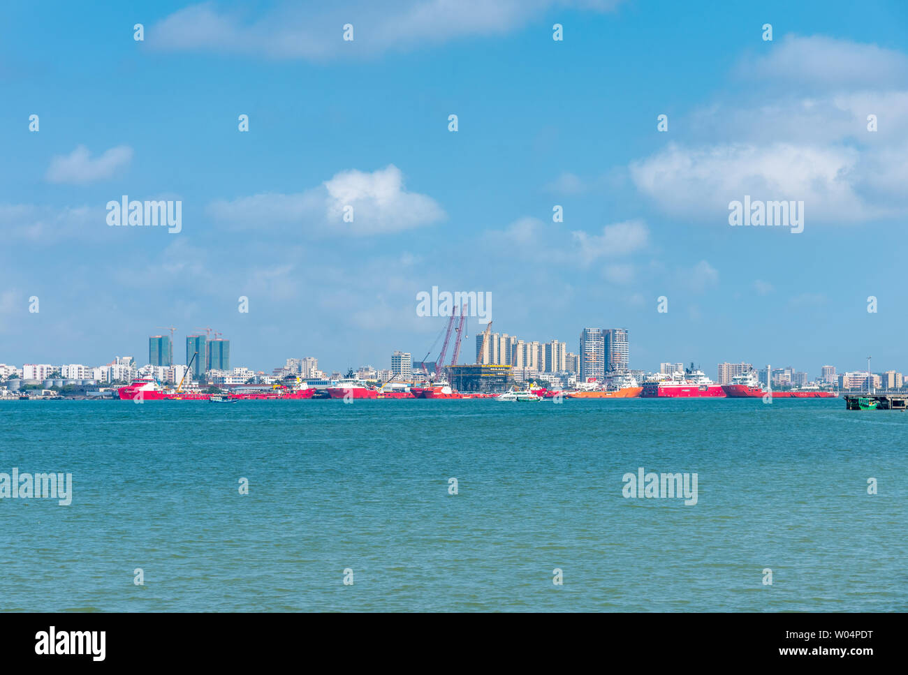 Zhanjiang port ship hi-res stock photography and images - Alamy