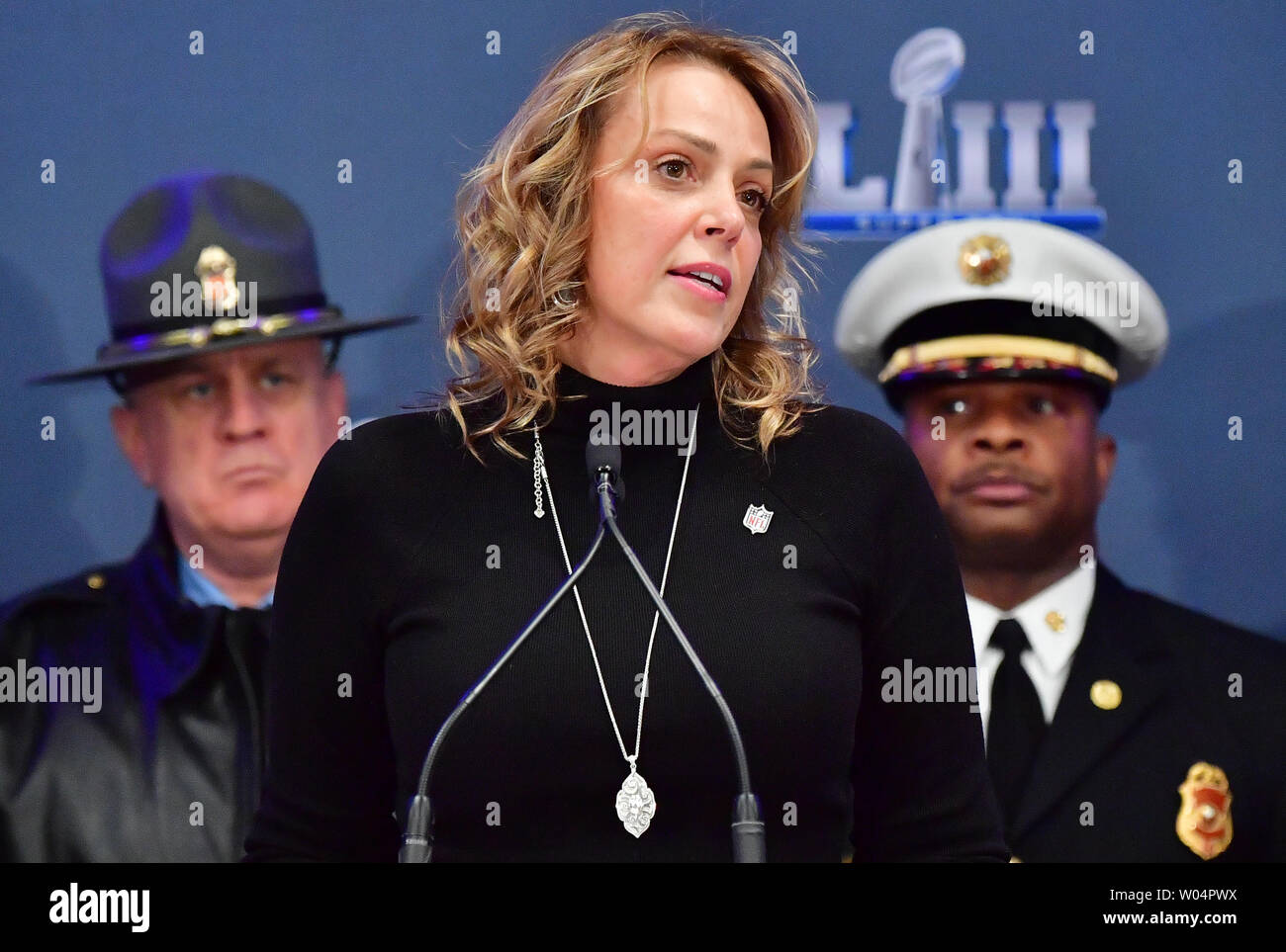 Nfl security hi-res stock photography and images - Alamy