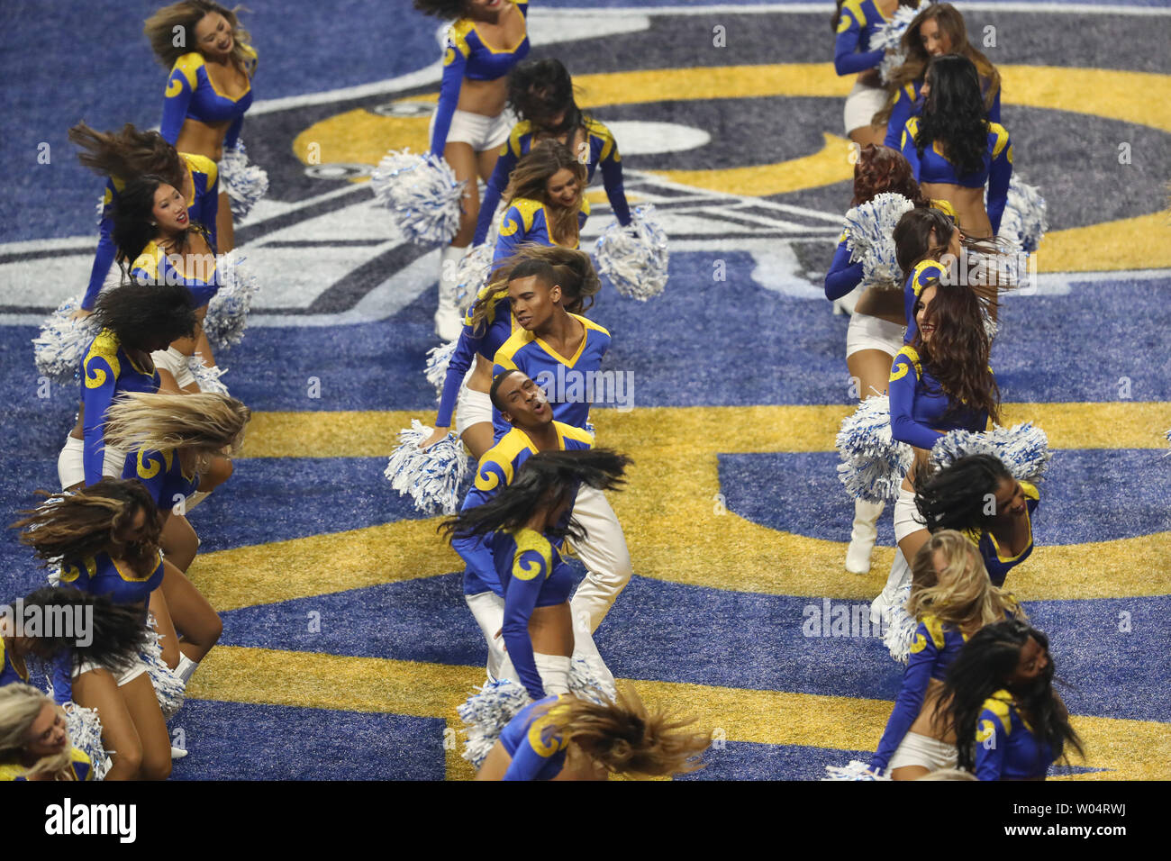 Rams cheerleaders hi-res stock photography and images - Alamy