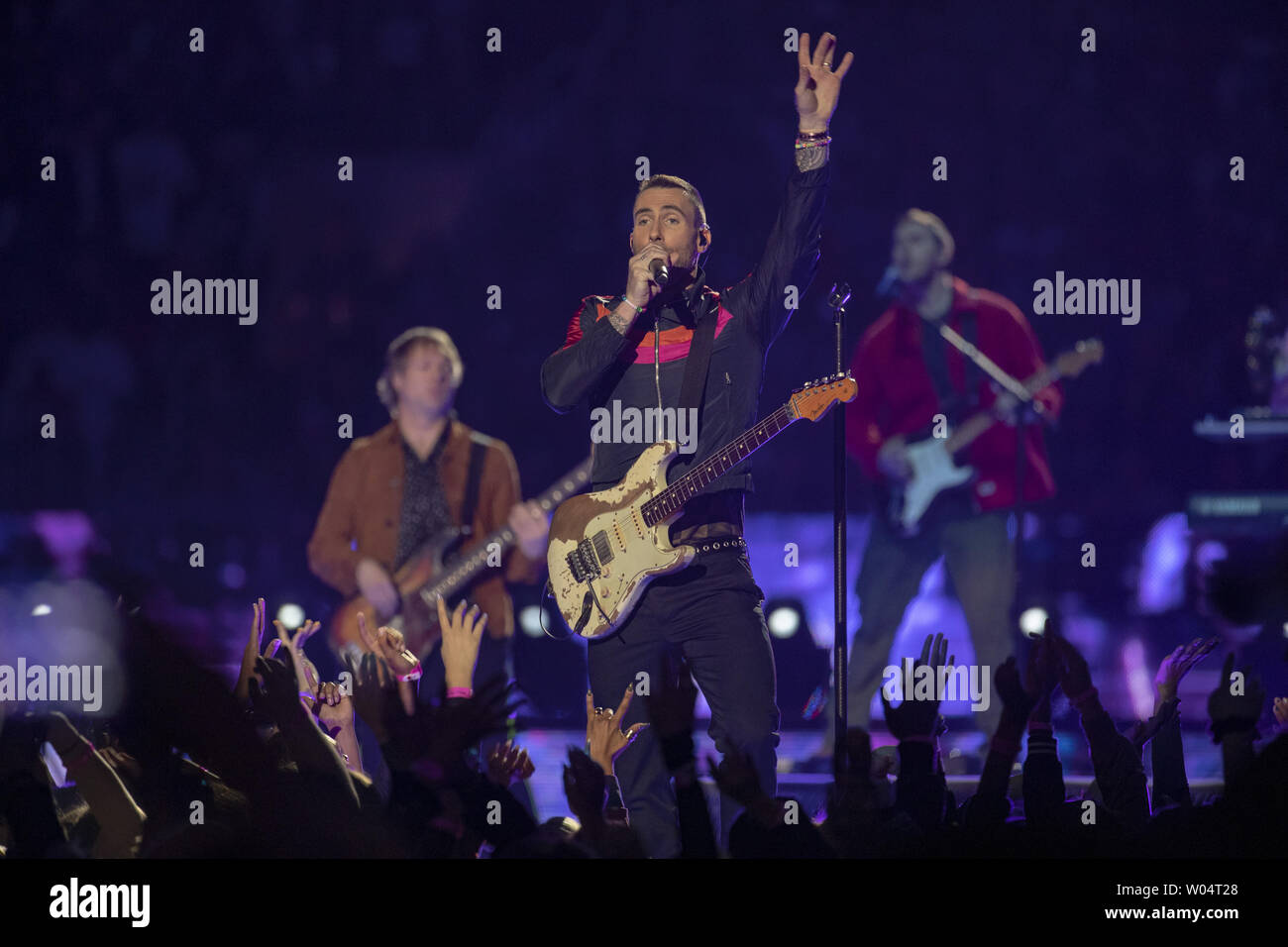 Adam levine 2019 hi-res stock photography and images - Alamy