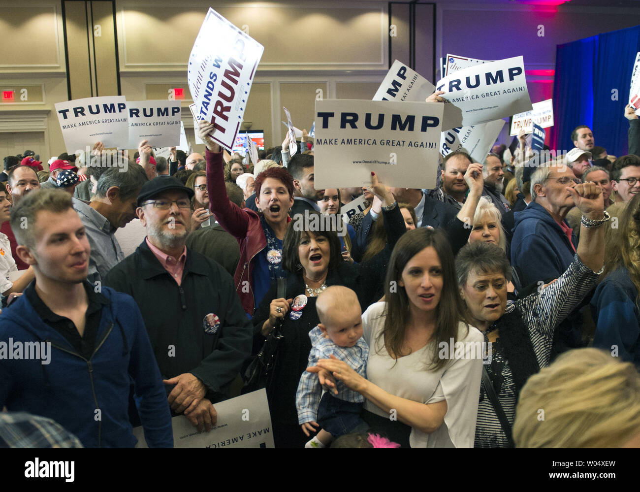 Donald Trump supporters cheer at his election night rally in ...