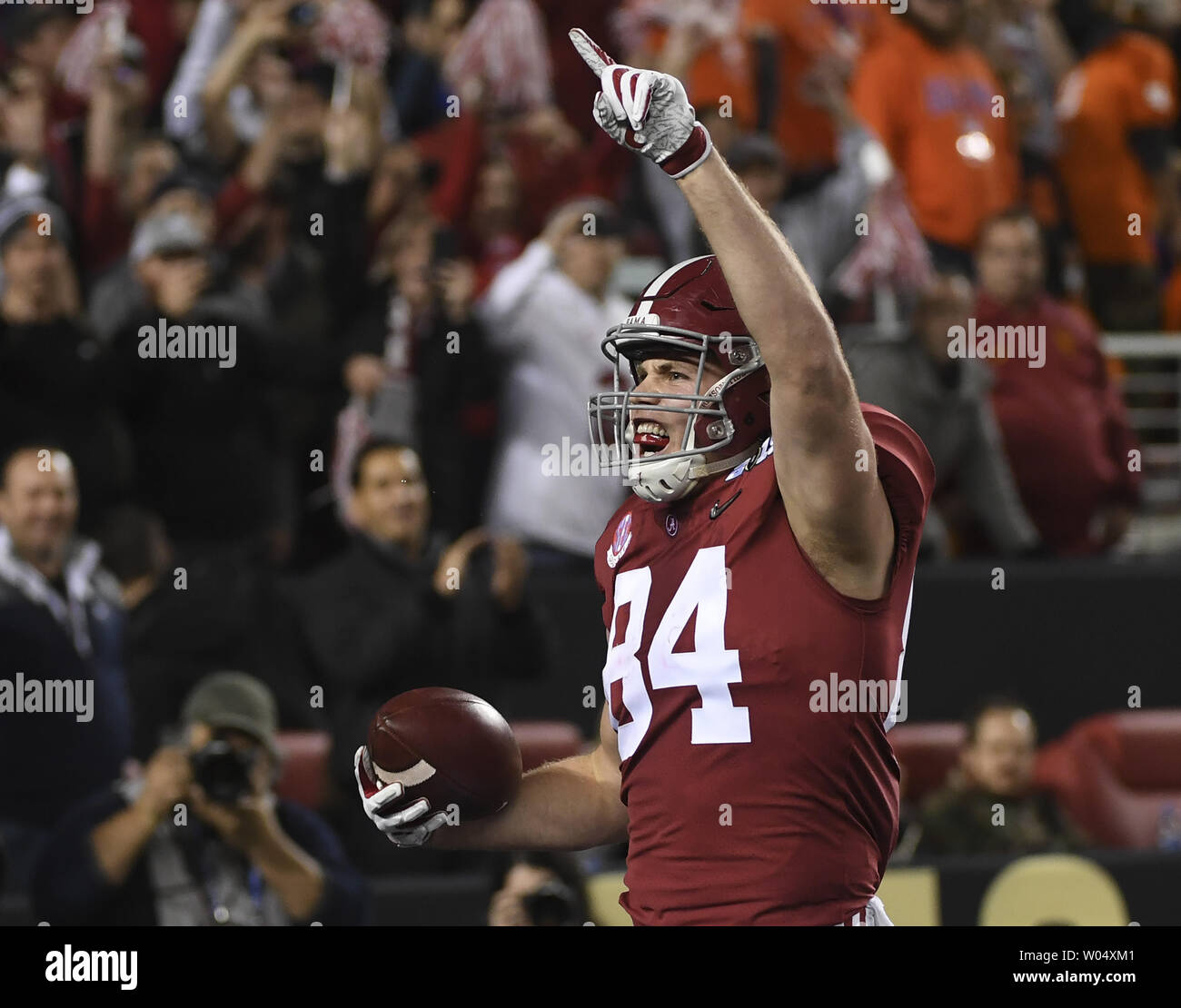 Alabama Crimson Tide tight end Hale Hentges (84) celebrates scoring ...