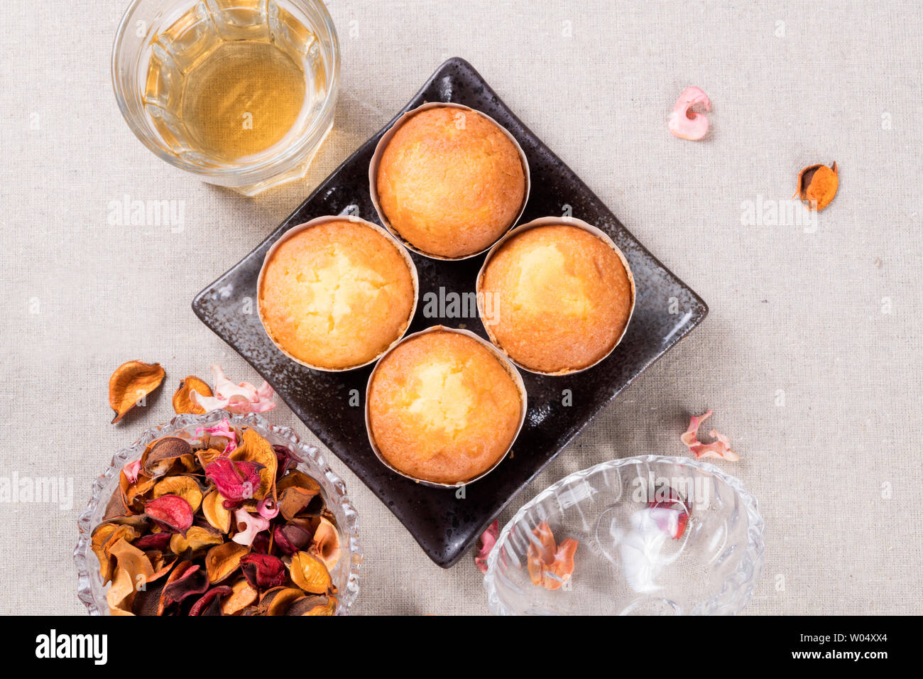 Fortune tea cakes hi-res stock photography and images - Alamy