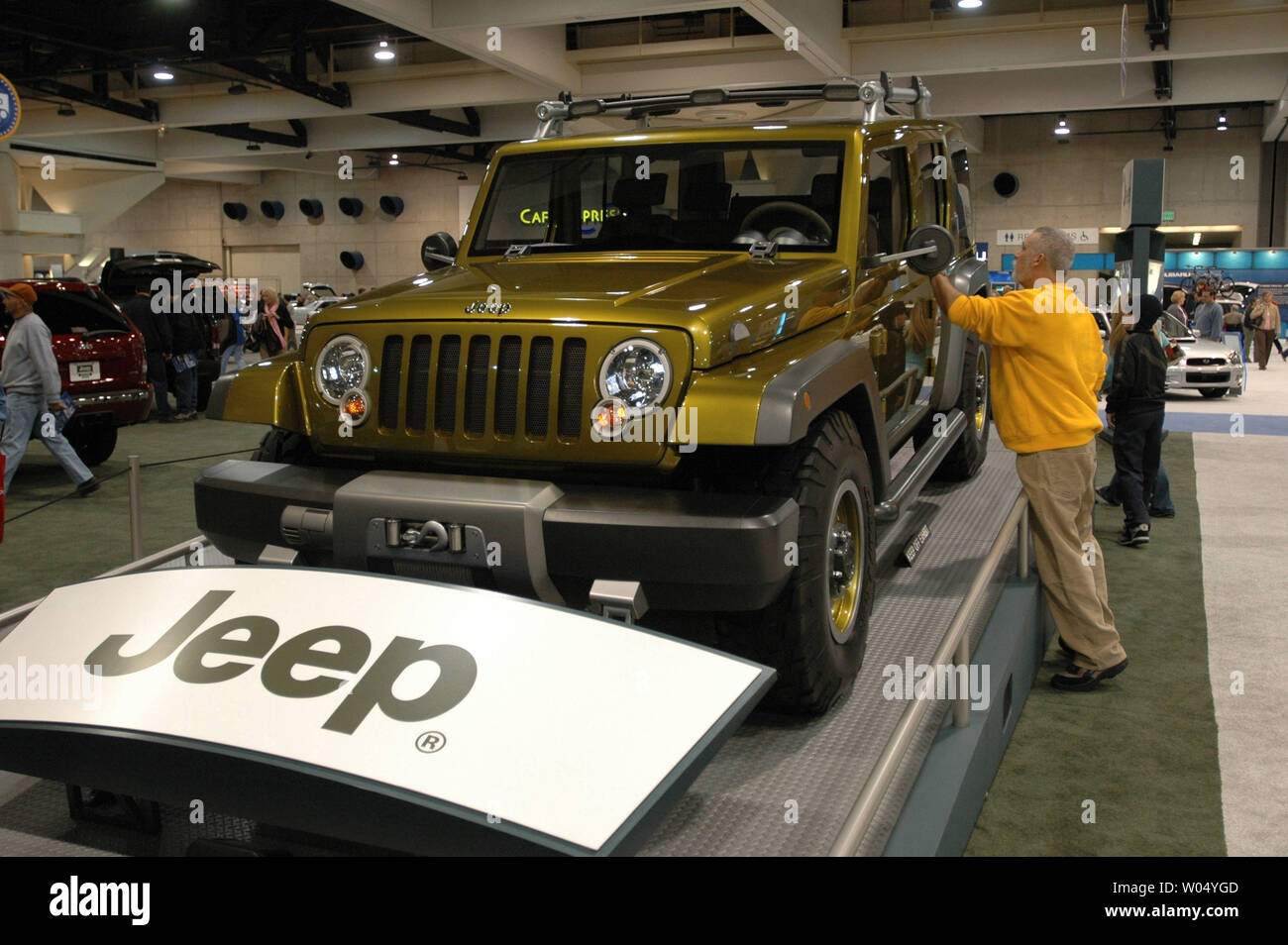Jeep rescue hi-res stock photography and images - Alamy
