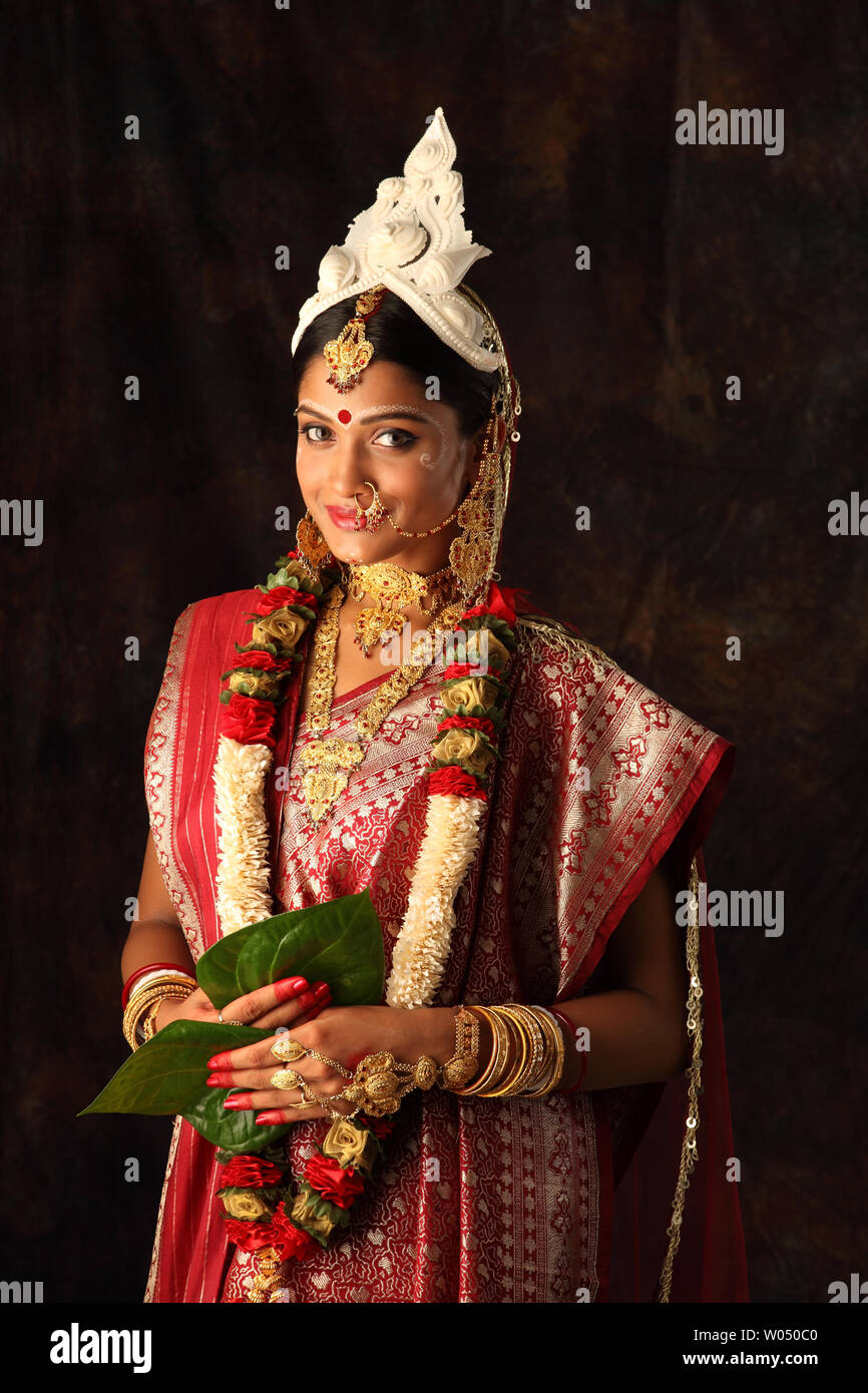 Portrait of an Indian bride Stock Photo - Alamy