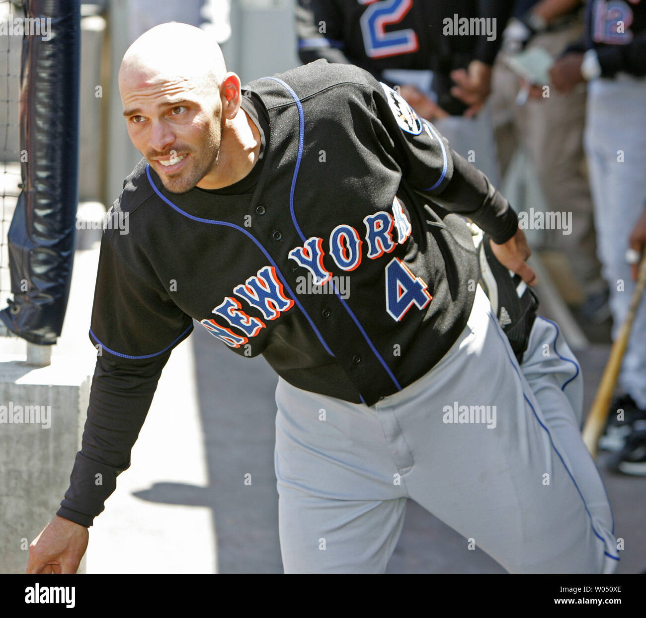 New York Mets shortstop Chris Woodward waits for the game to start ...