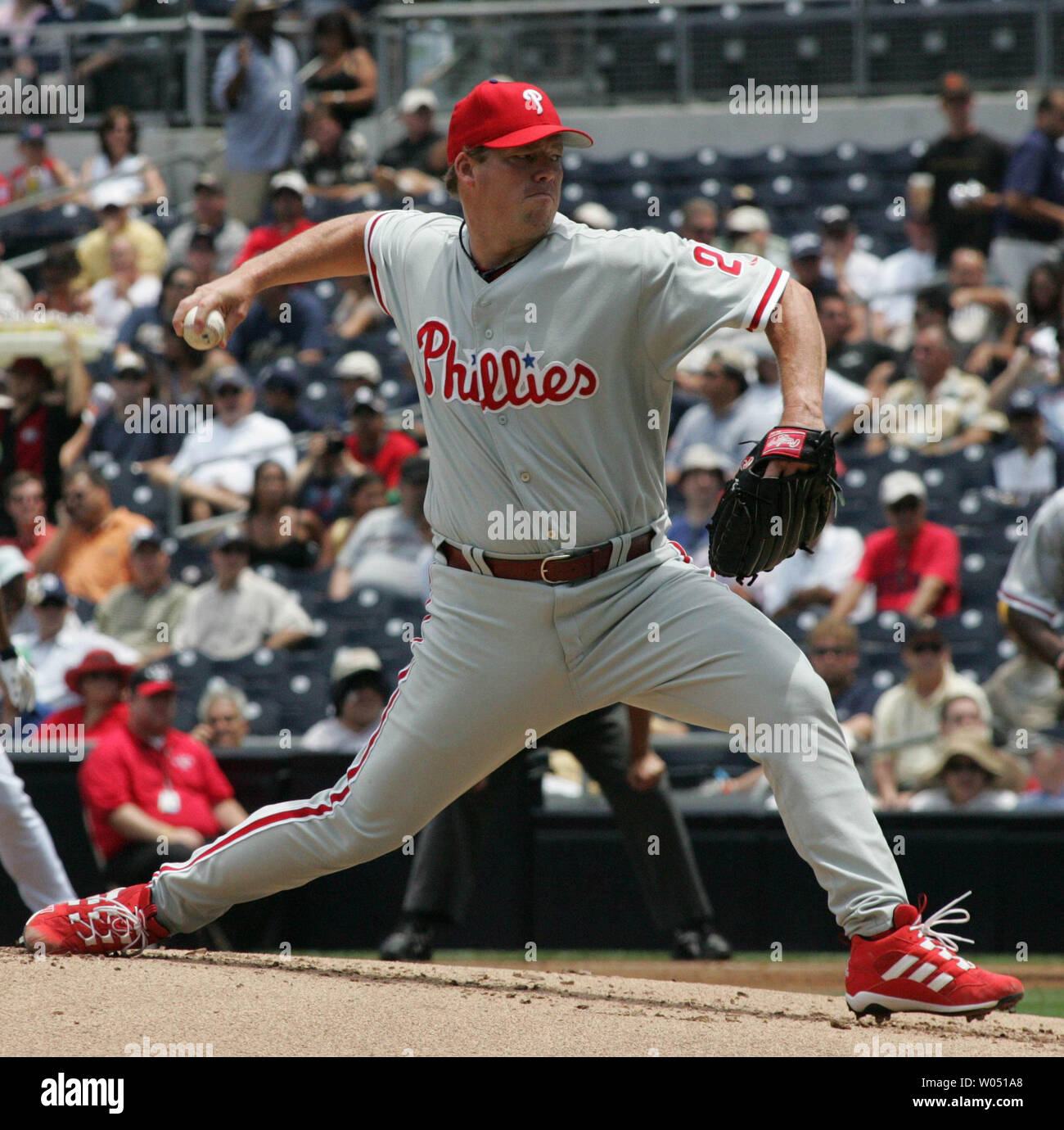 Philadelphia Phillies pitcher Jon Lieber starts the game between the ...