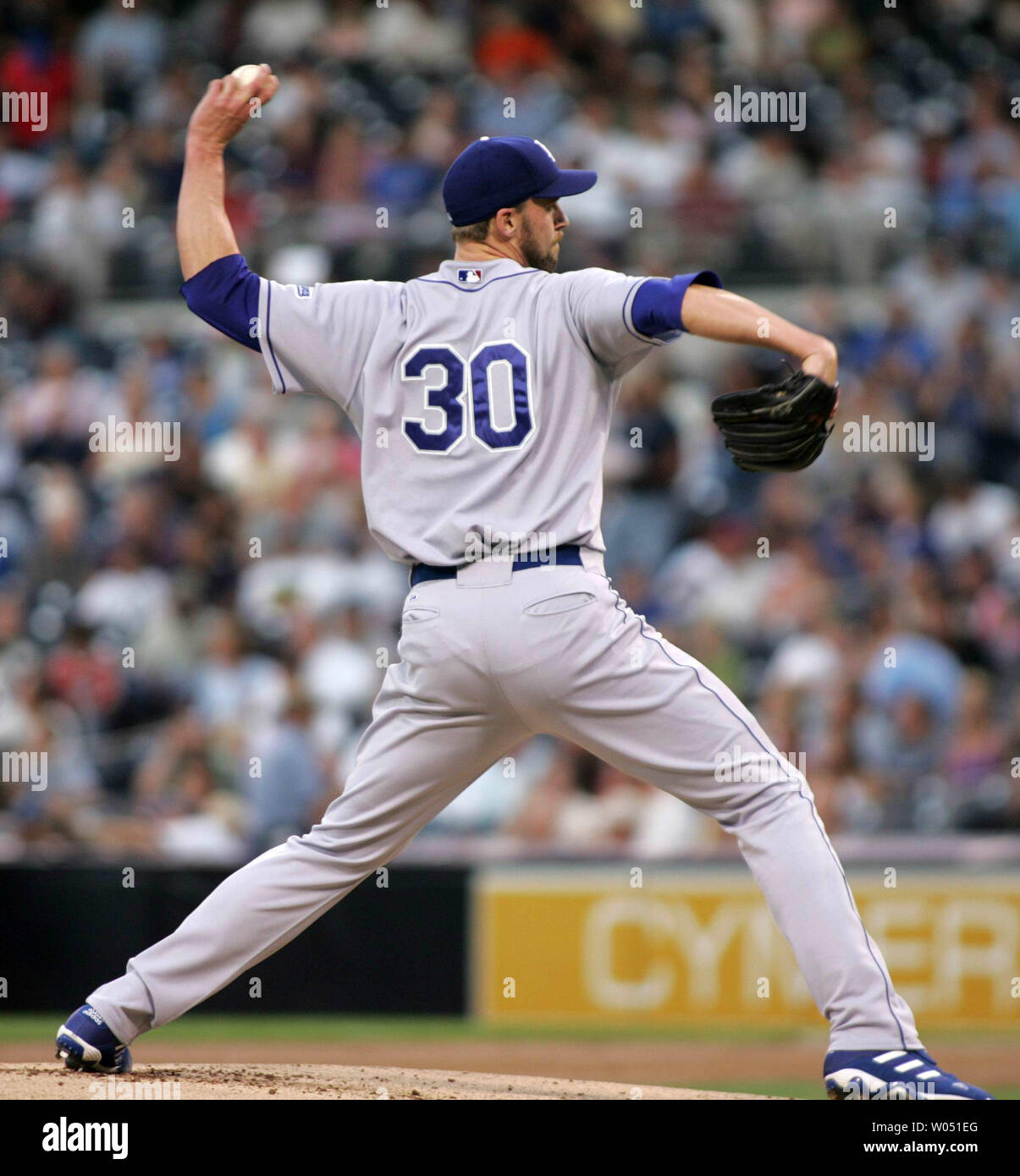 Los Angeles Dodgers pitcher Mark Hendrickson starts the game between ...
