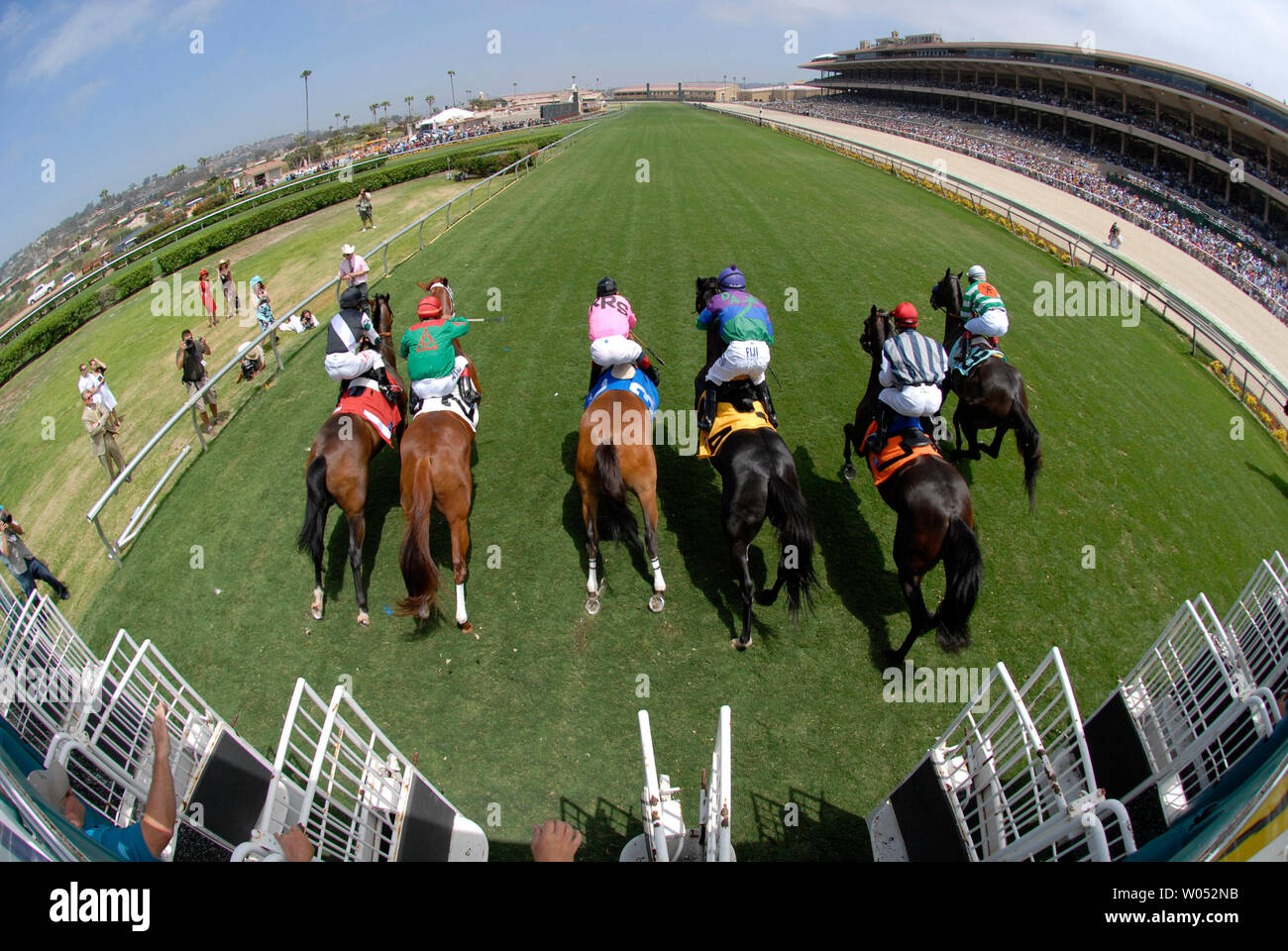 Starting gates hi-res stock photography and images - Alamy