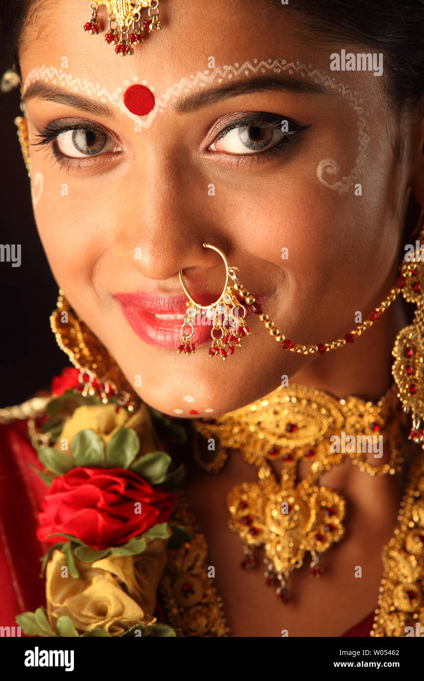 Portrait of an Indian bride Stock Photo - Alamy
