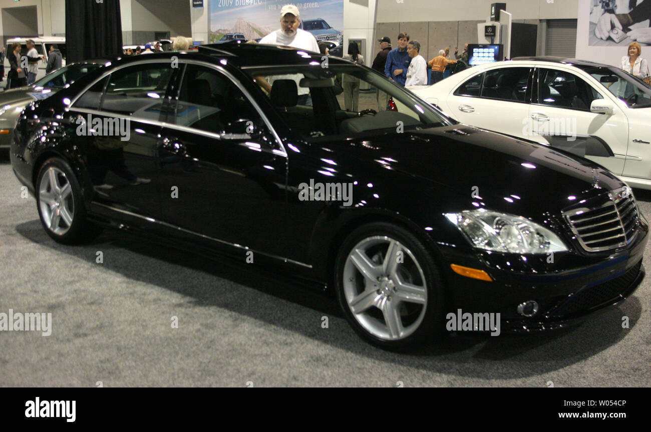 Mercedes s550 hi-res stock photography and images - Alamy