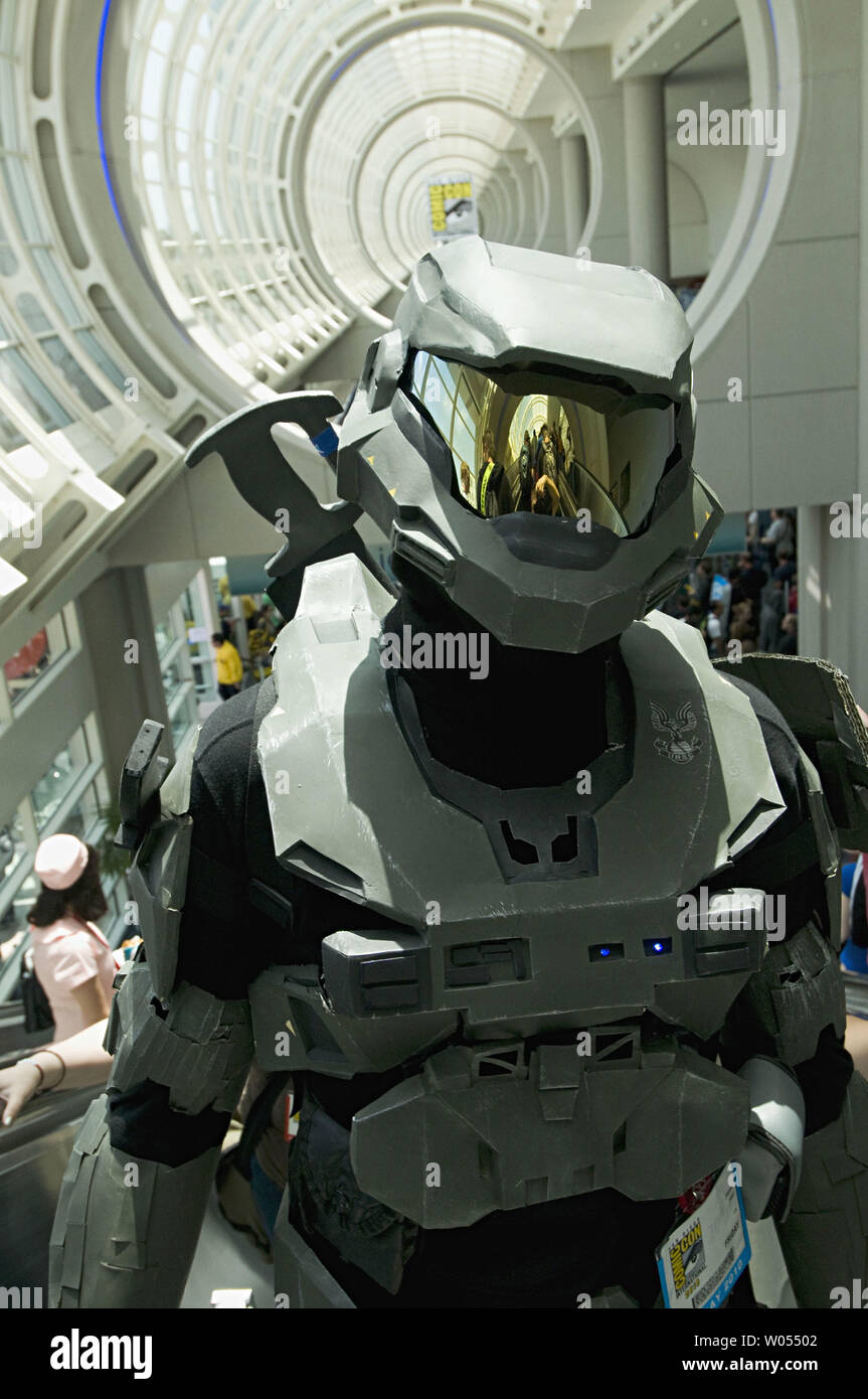 A Comic-Con attendee poses during the 41th annual Comic-Con ...