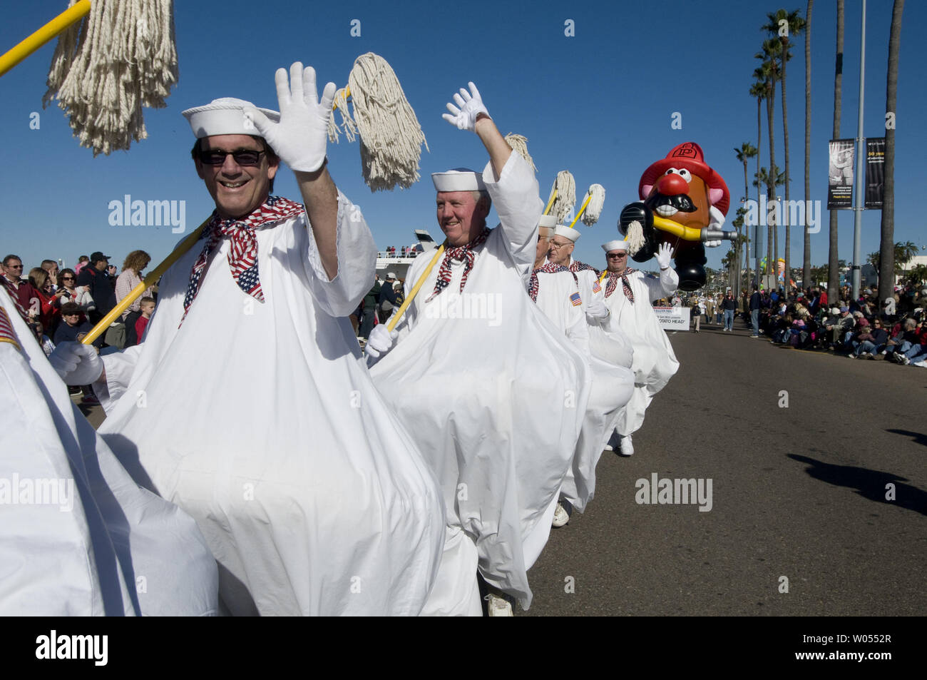 Big bay balloon hi-res stock photography and images - Alamy