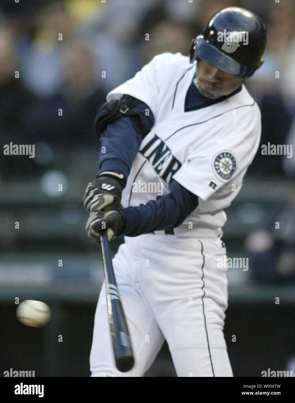 Ichiro suzuki 2004 hi-res stock photography and images - Alamy