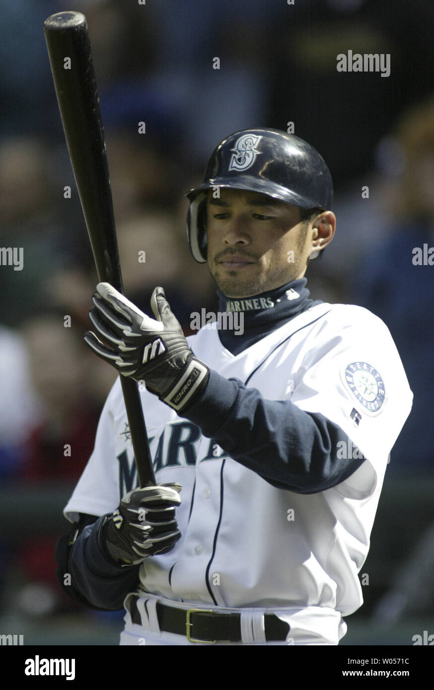 Ichiro suzuki 2004 hi-res stock photography and images - Alamy
