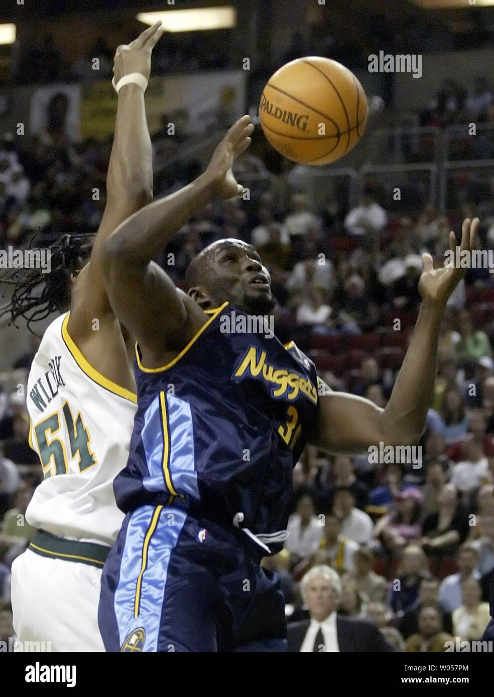 Denver nuggets nene hi-res stock photography and images - Alamy