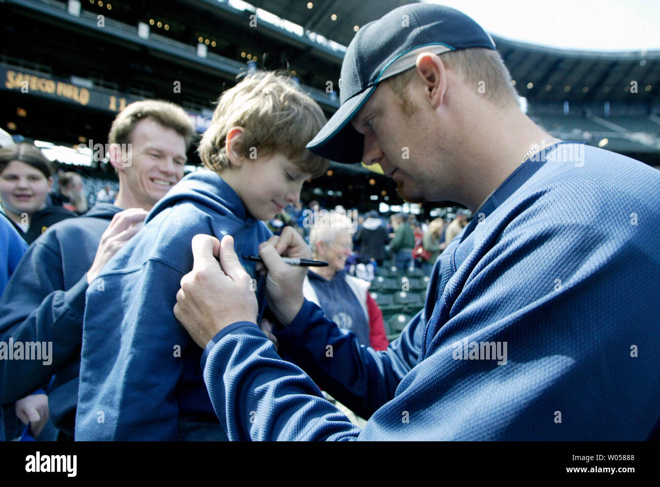 14 15 year old hi-res stock photography and images - Alamy