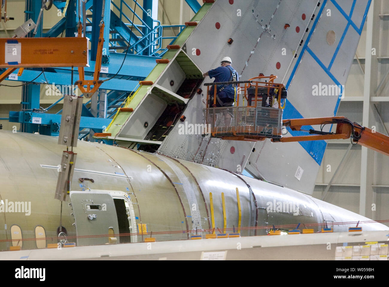 Boeing factory worker hi-res stock photography and images - Alamy