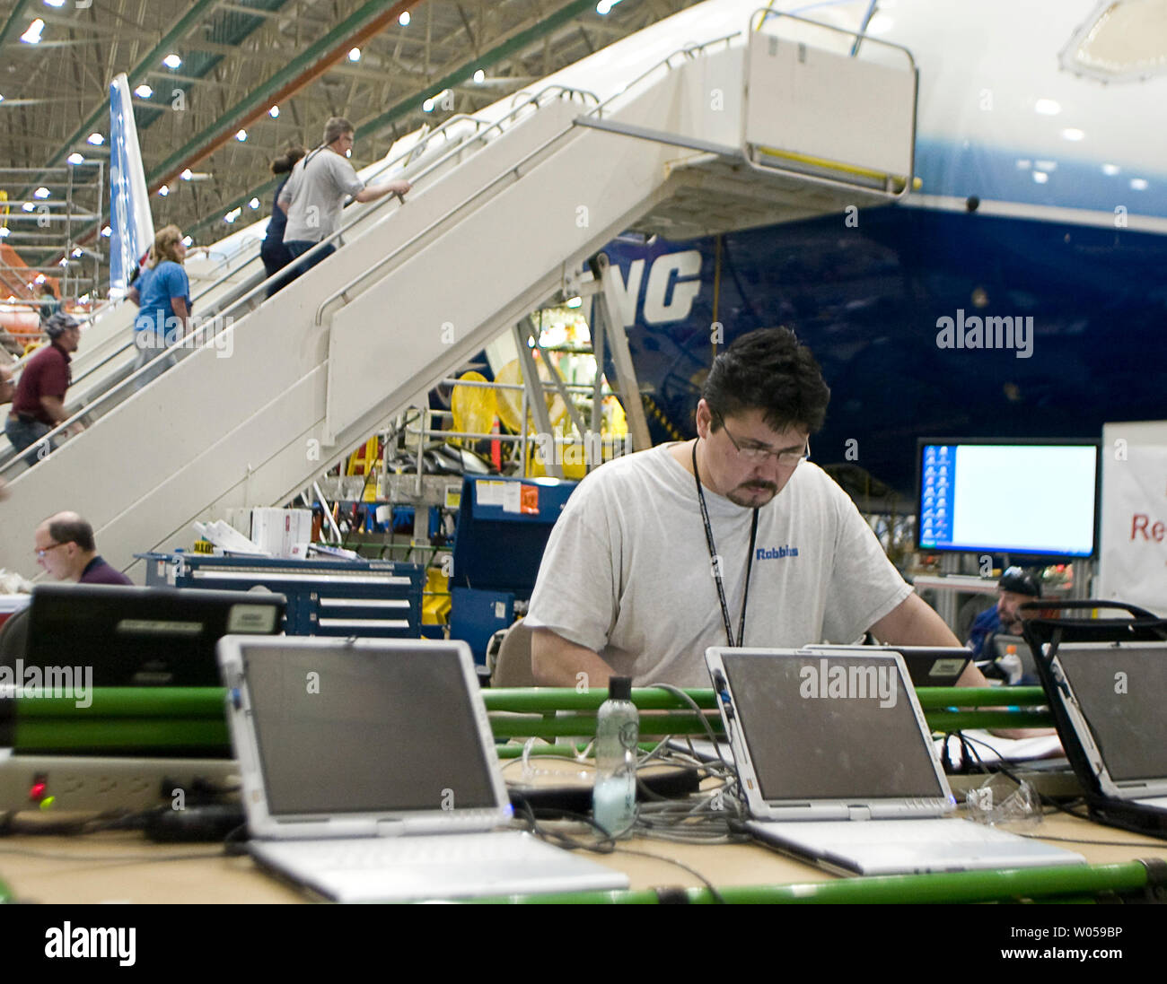 Boeing 787 dreamliner assembly hi-res stock photography and images - Alamy
