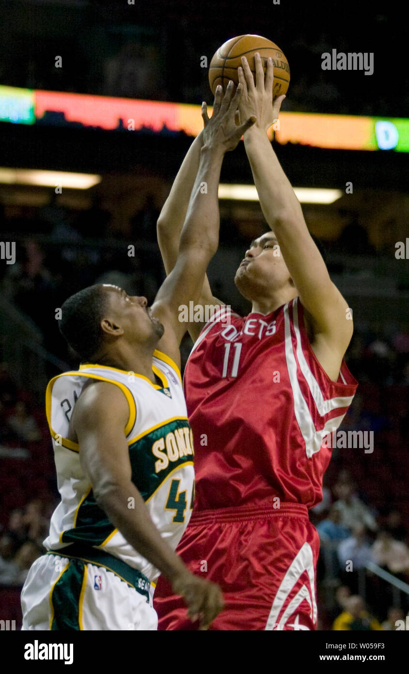 Kurt thomas hi-res stock photography and images - Alamy