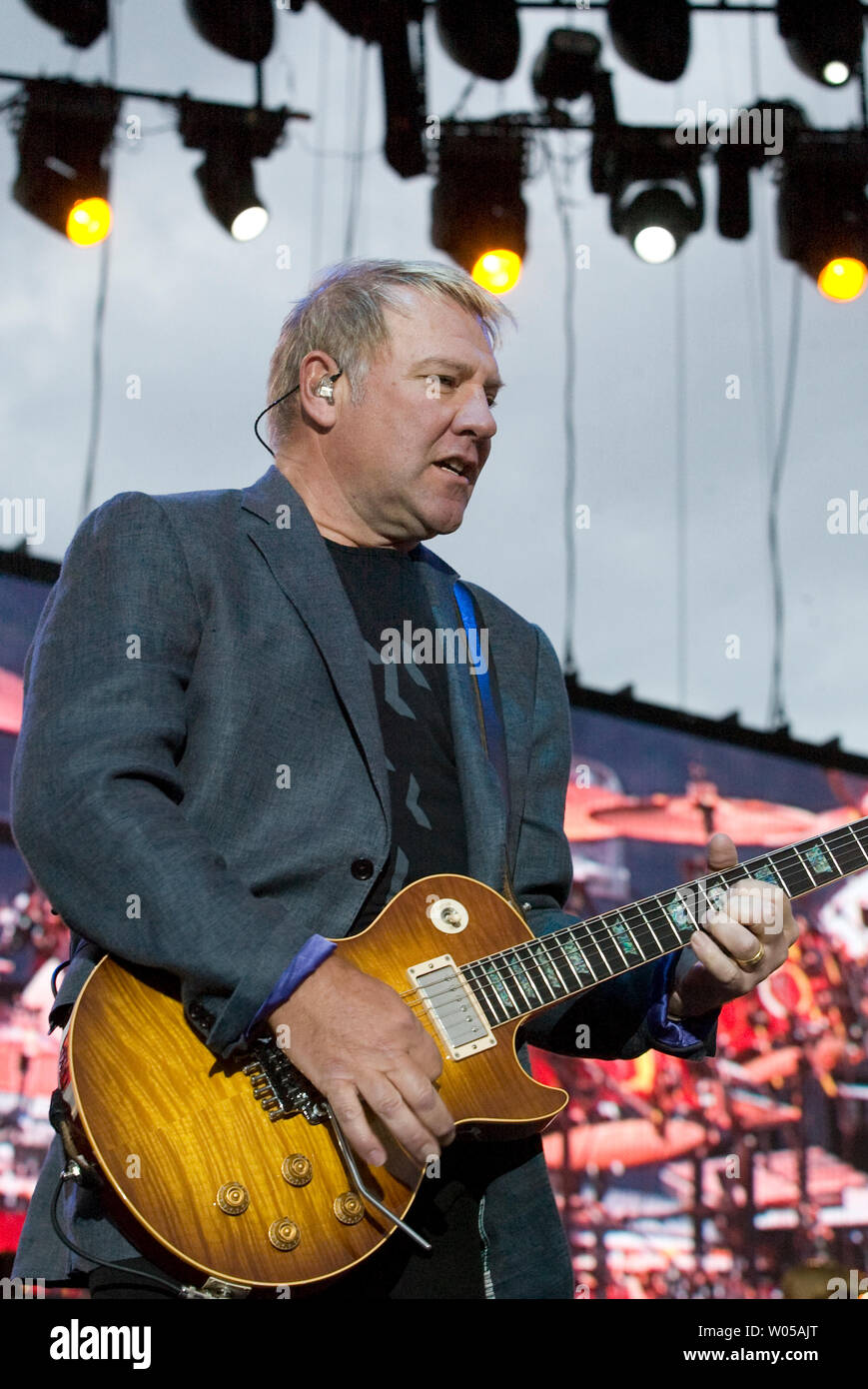 Rush's guitarist Alex Lifeson performs during the Snakes and Arrows ...