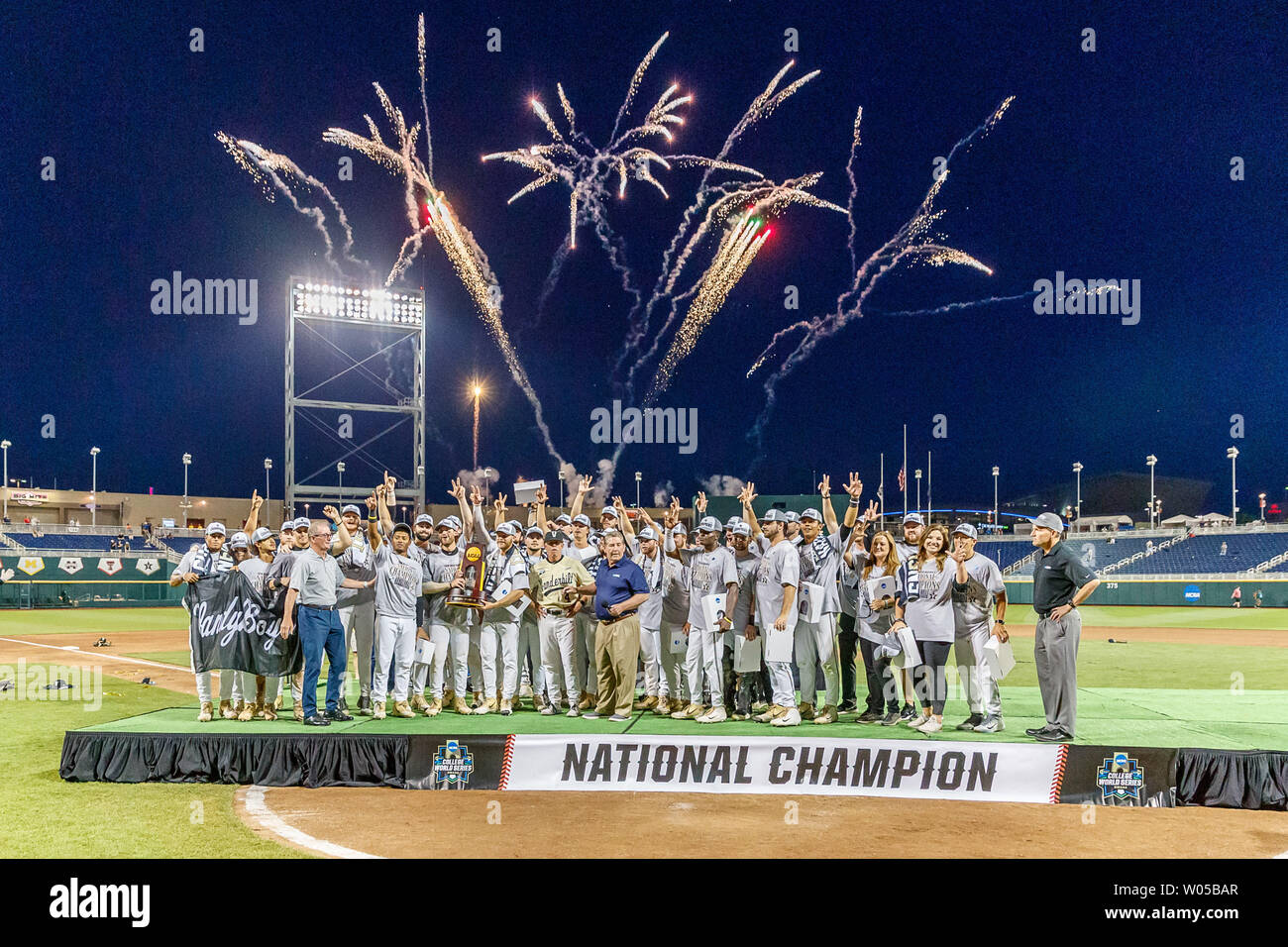 College world series trophy hi-res stock photography and images - Alamy