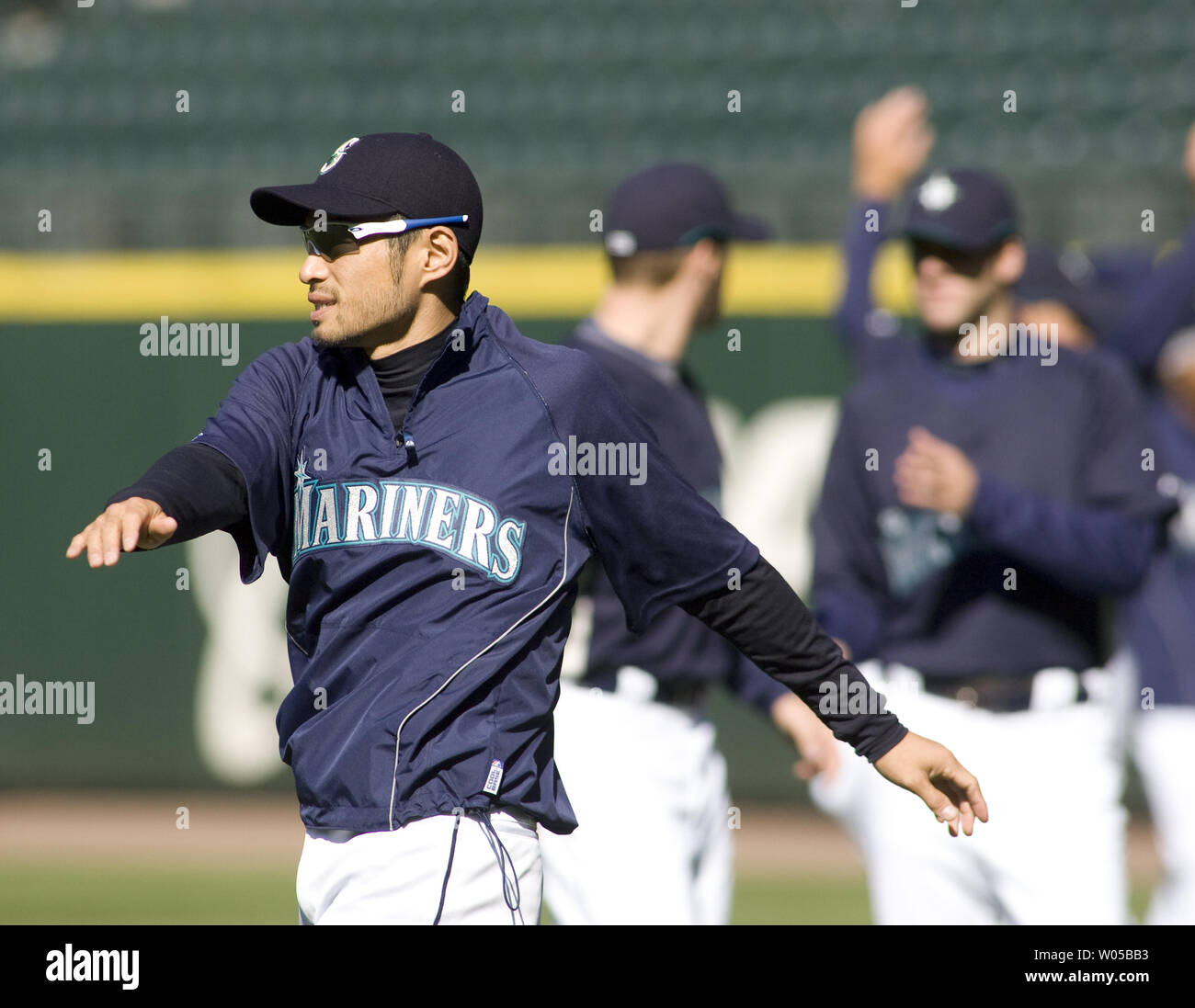 Isao suzuki hi-res stock photography and images - Alamy