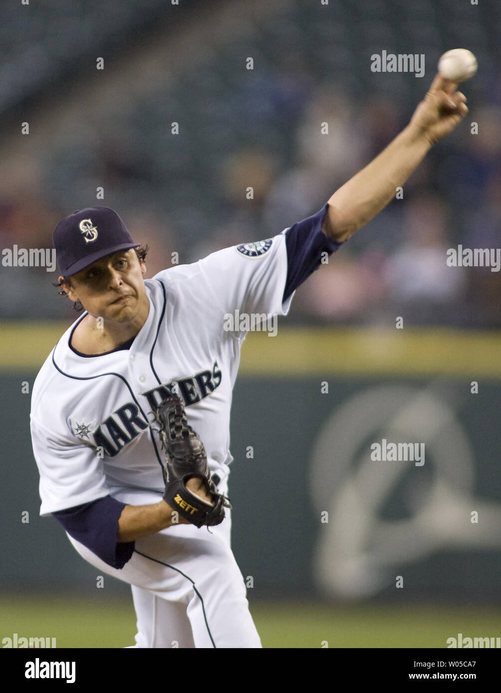 Jason vargas hi-res stock photography and images - Alamy