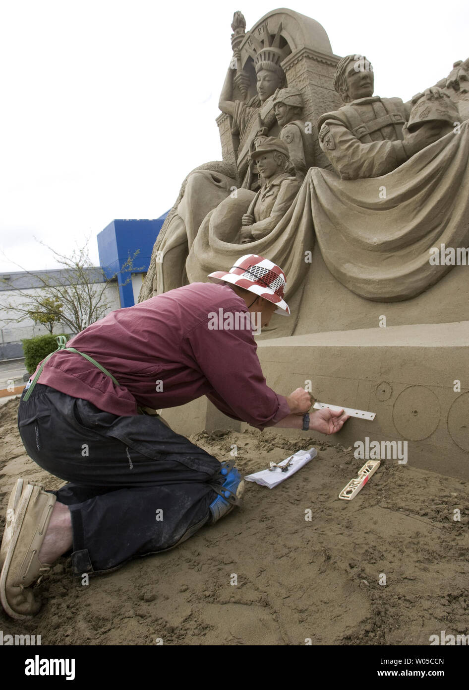 Federal Way resident Michael Velling carves a special tribute to ...
