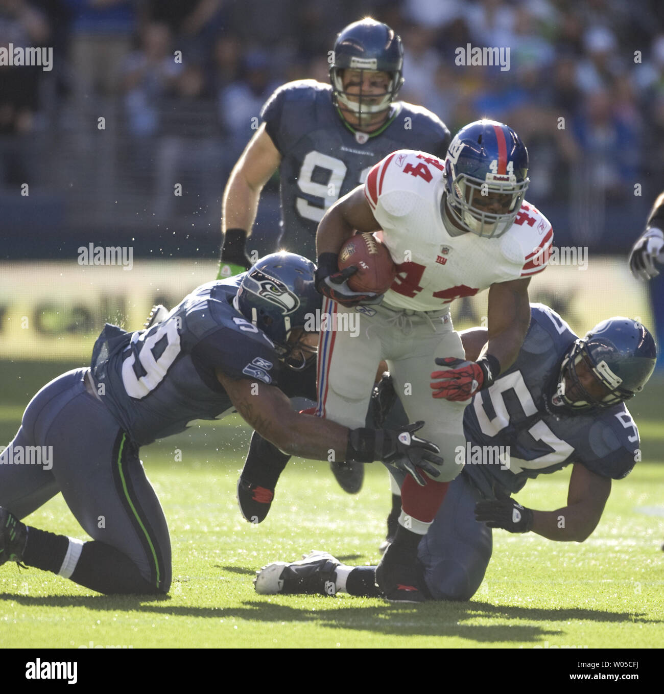 Linebackers hi-res stock photography and images - Alamy