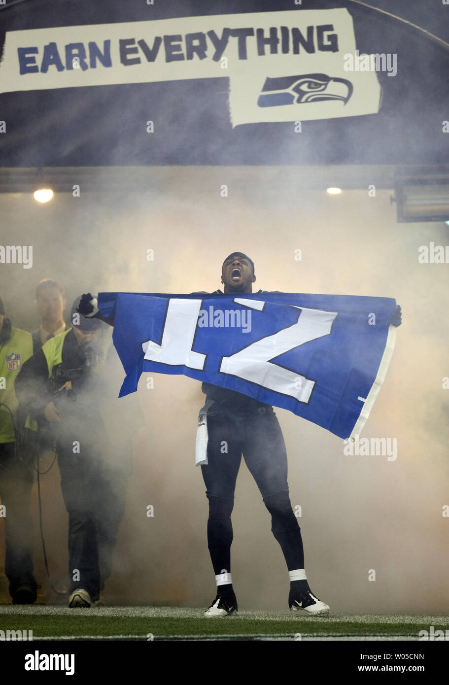 Seattle 12th man flag hi-res stock photography and images - Alamy