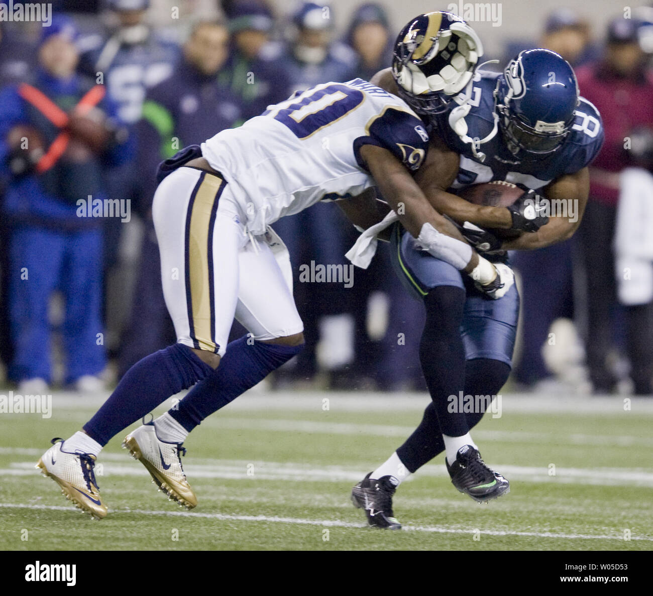 St louis rams helmet hi-res stock photography and images - Alamy