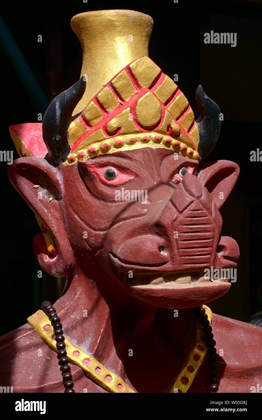 Pig headed statue hi-res stock photography and images - Alamy