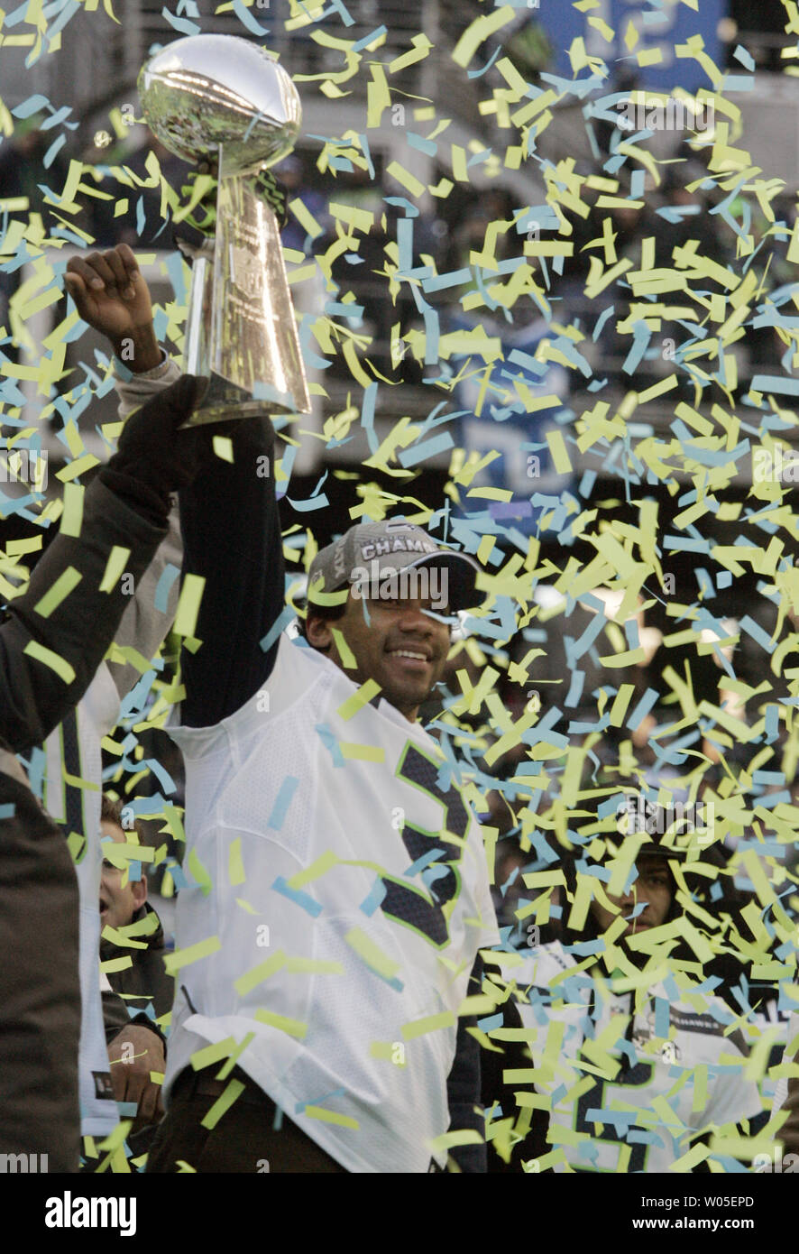Lombardi trophy confetti hi-res stock photography and images - Alamy