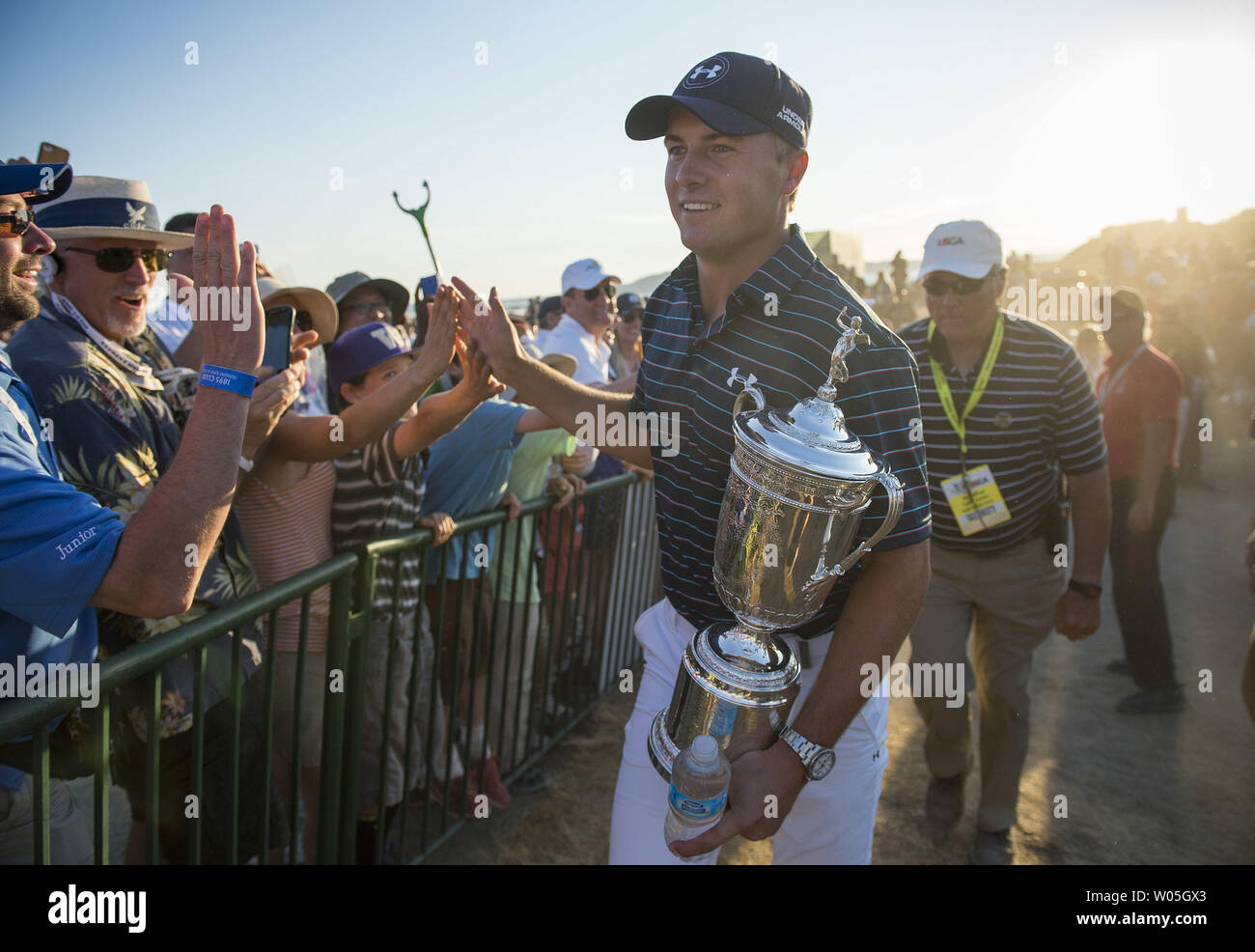 Jordan Spieth celebrates with fans after winning the 115th U.S. Open ...