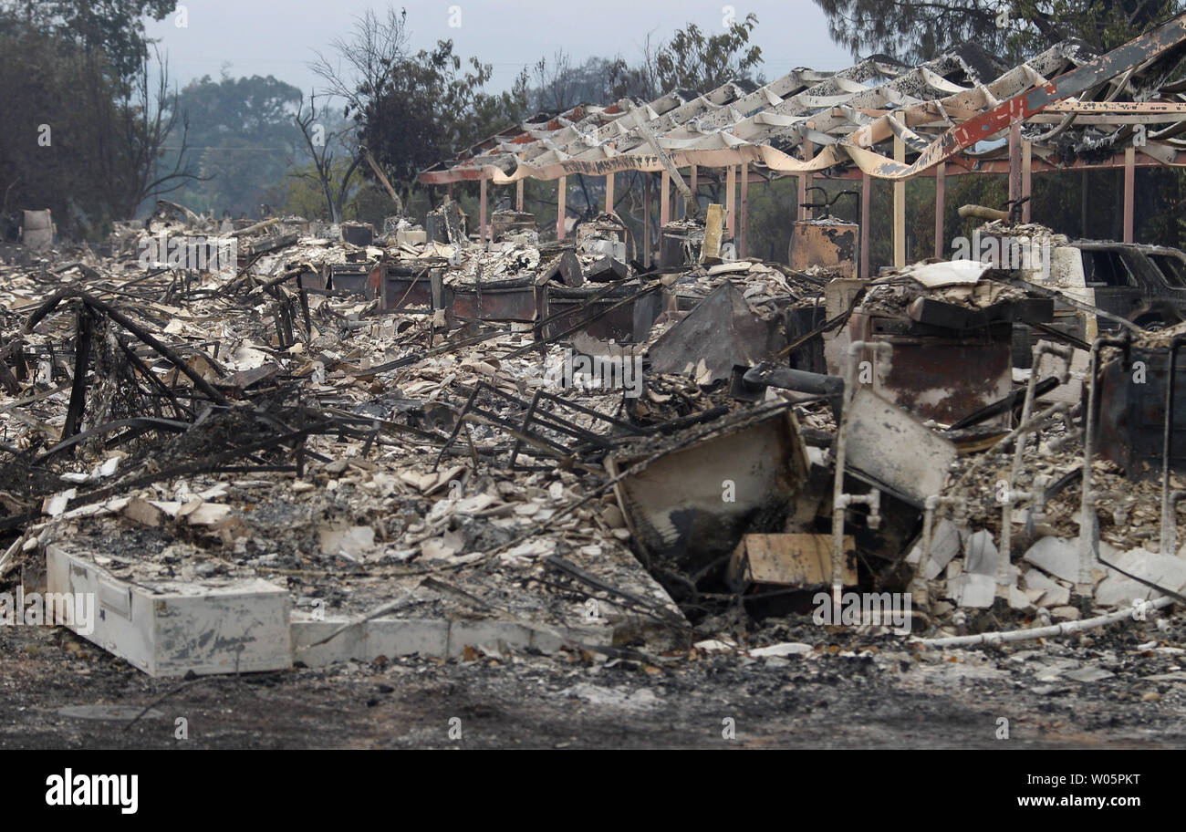 An apartment complex sits in ruins from the Valley Fire in Middletown ...