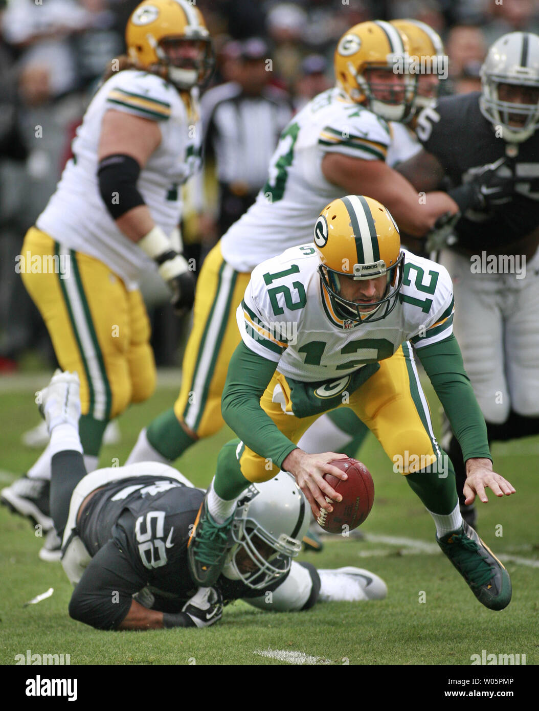 Khalil mack green bay hi-res stock photography and images - Alamy