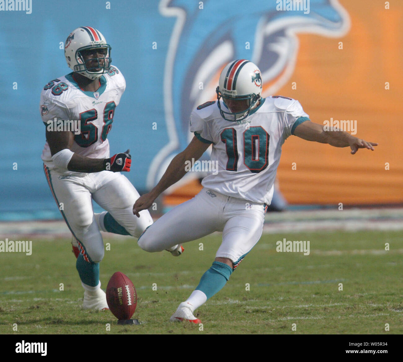 Olindo mare miami dolphins hi-res stock photography and images - Alamy