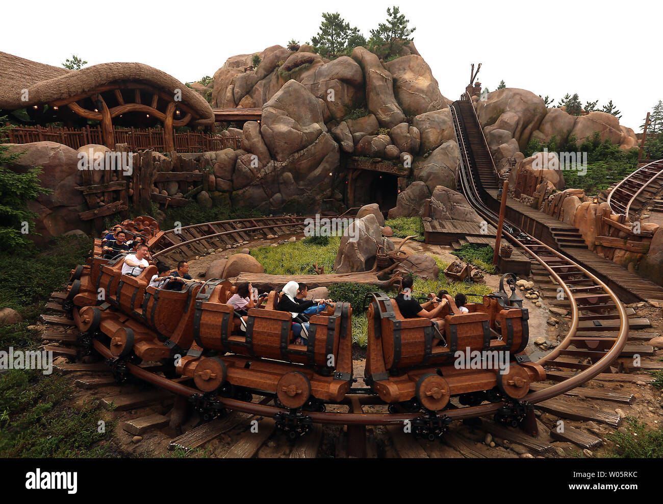 Shanghai disney adventure hi-res stock photography and images - Alamy